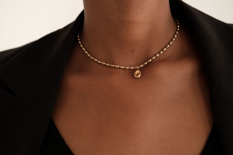 Quels sont les différents types de colliers et comment les porter